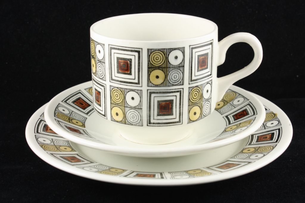 Retro style pottery design and decoration